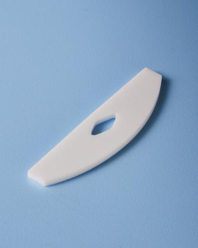 Tiltable blade designed to fit narrow vessel openings / neck. Moon ...
